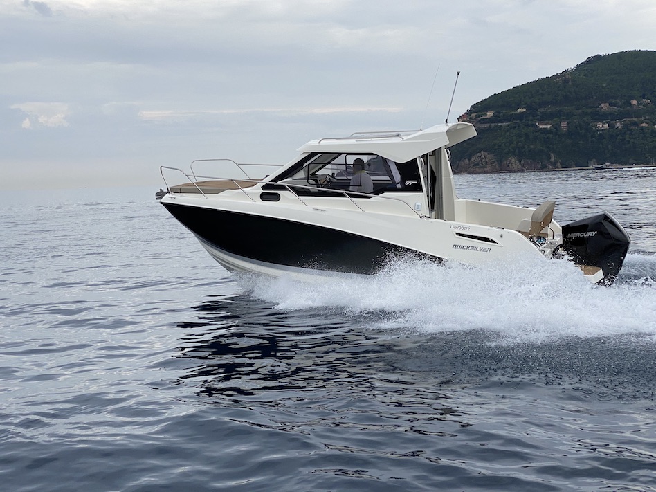 Quicksilver Activ 675 Weekend – mały rodzinny cruiser - Yachtsmen.eu